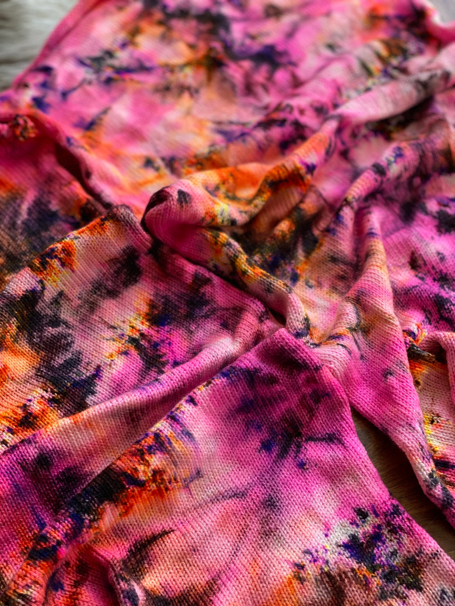 Peek-a-BOO! (Solar Sock Blank) – Full Moon Fibres